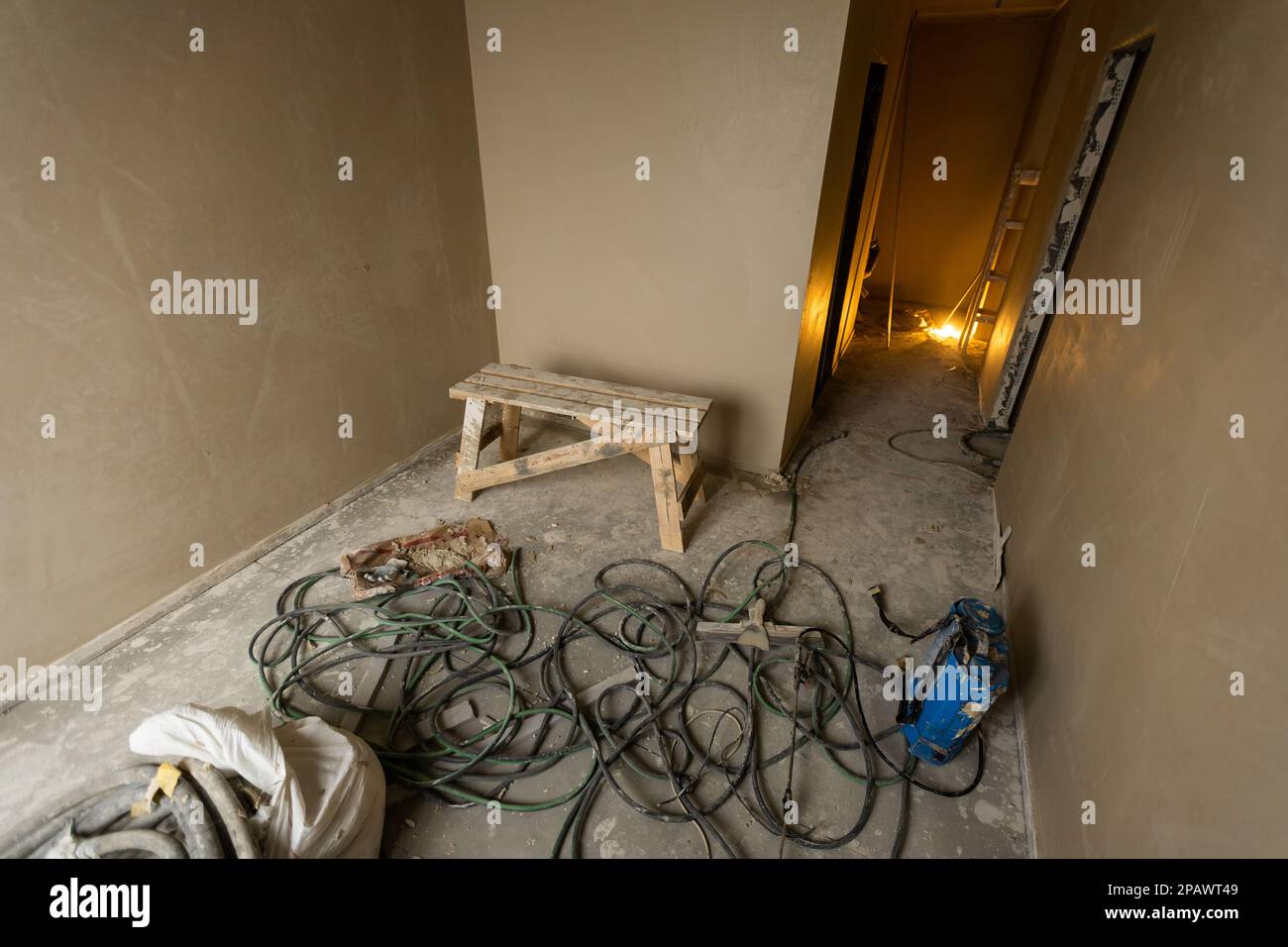 the initial stage of repair. Home repair Stock Photo - Alamy