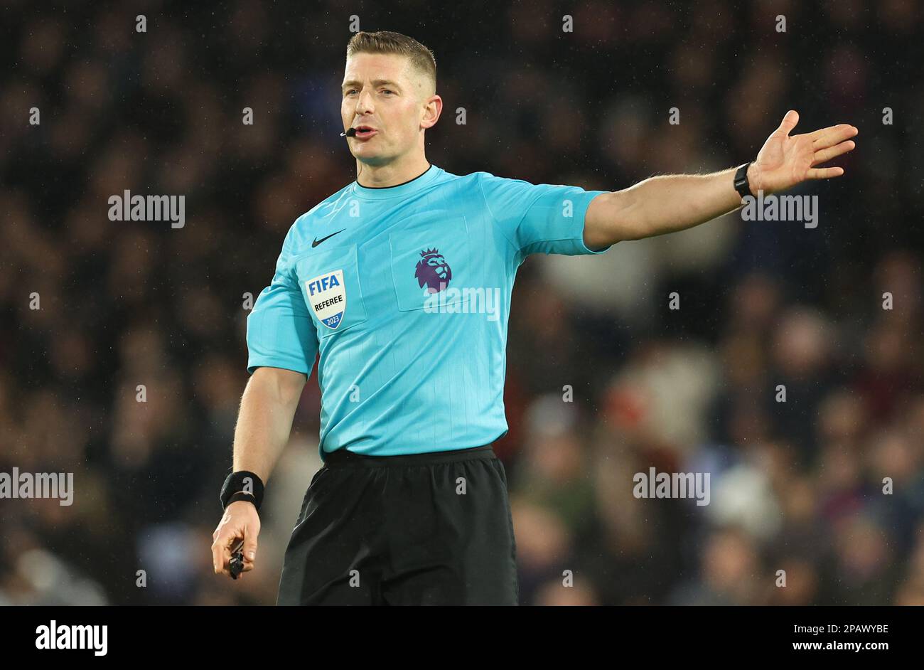 Robert jones 2022 referee hi-res stock photography and images - Alamy