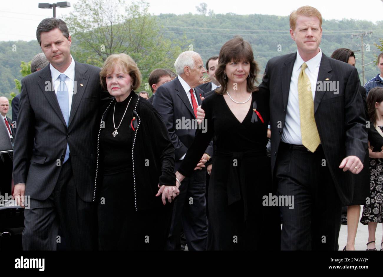 **FILE**Members of the Falwell family,Jerry Jr.,left, Macel, Rev ...