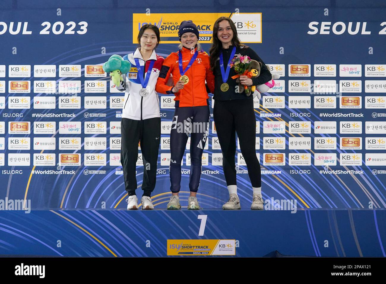 SEOUL, KOREA - MARCH 12: Minjeong Choi of Korea, Xandra Velzeboer of ...