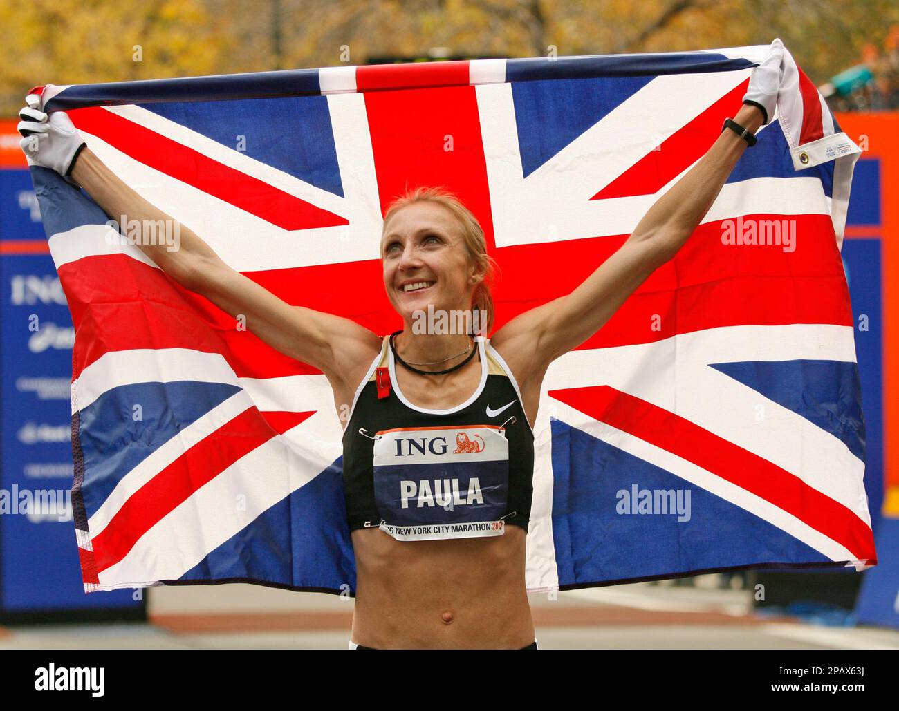 Paula Radcliffe of Great Britain celebrates after winning the women's ...