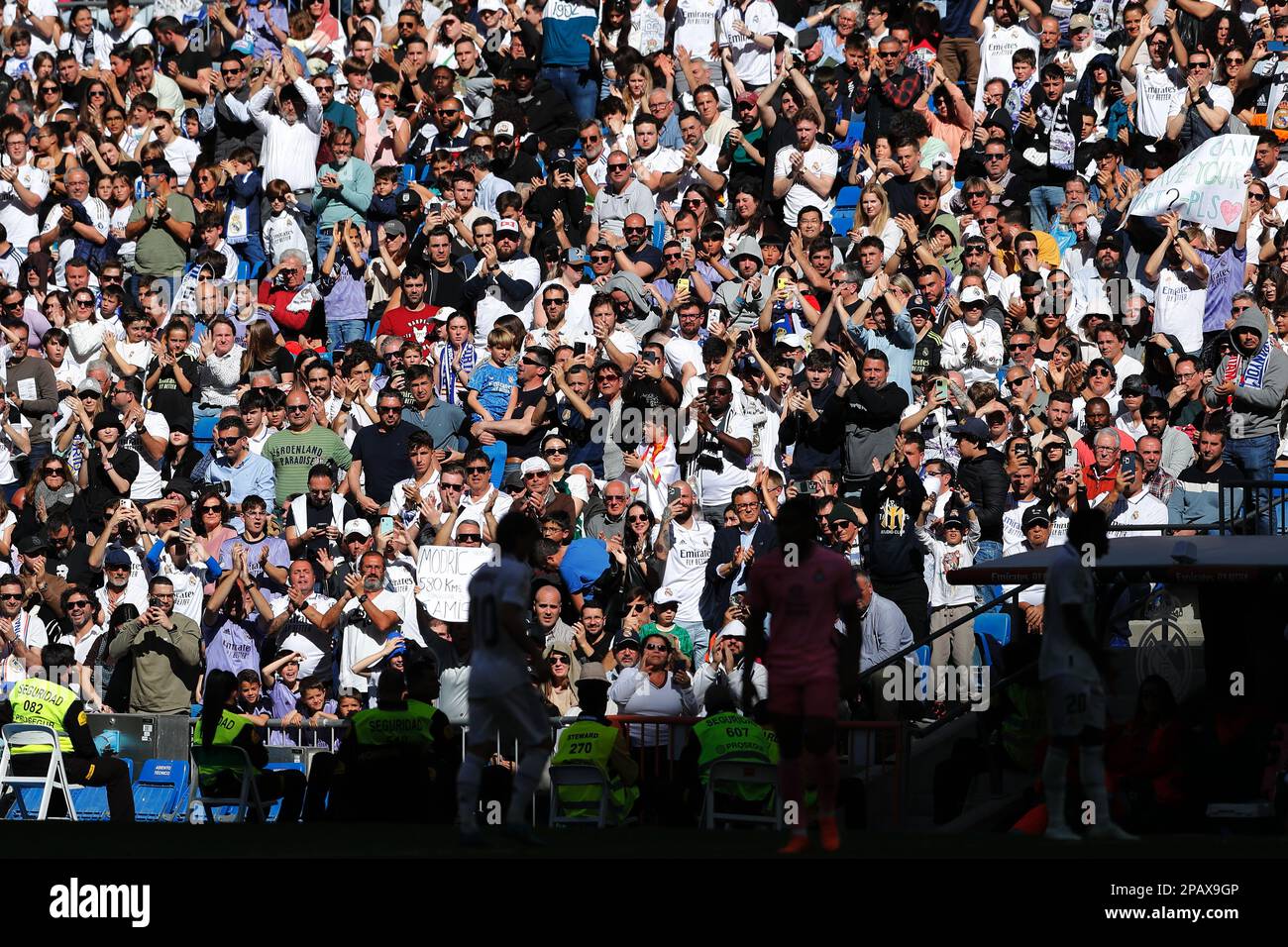 Real madrid soccer fans 2023 hi-res stock photography and images - Alamy
