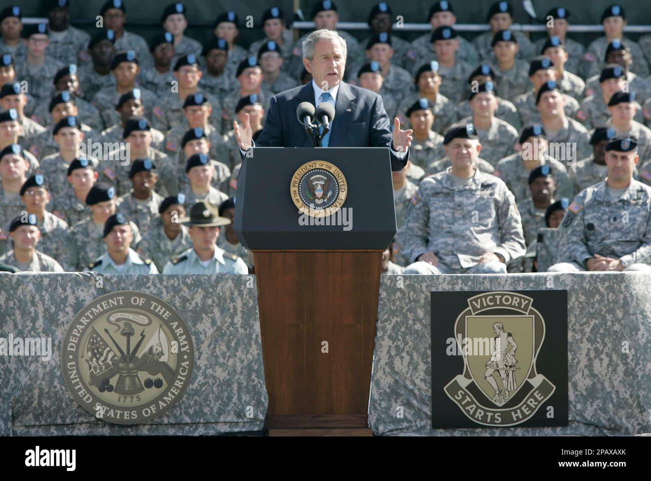 President Bush address basic combat training graduates during ...
