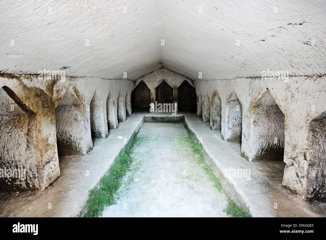 The caves of Beit Guvrin in Israel - the underground city of ancient ...