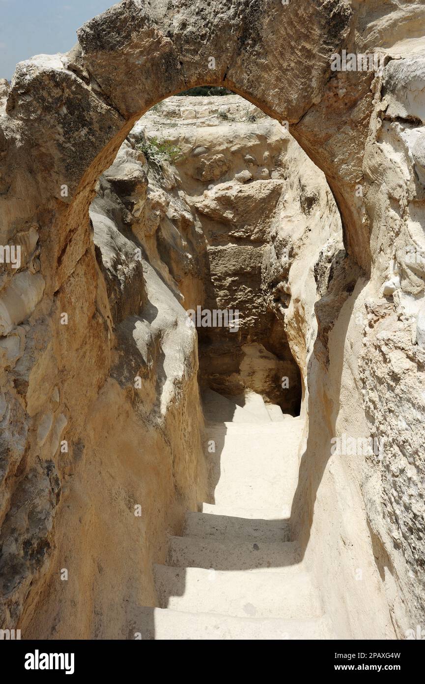 Maresha; The caves of Beit Guvrin in Israel - the underground city of ...
