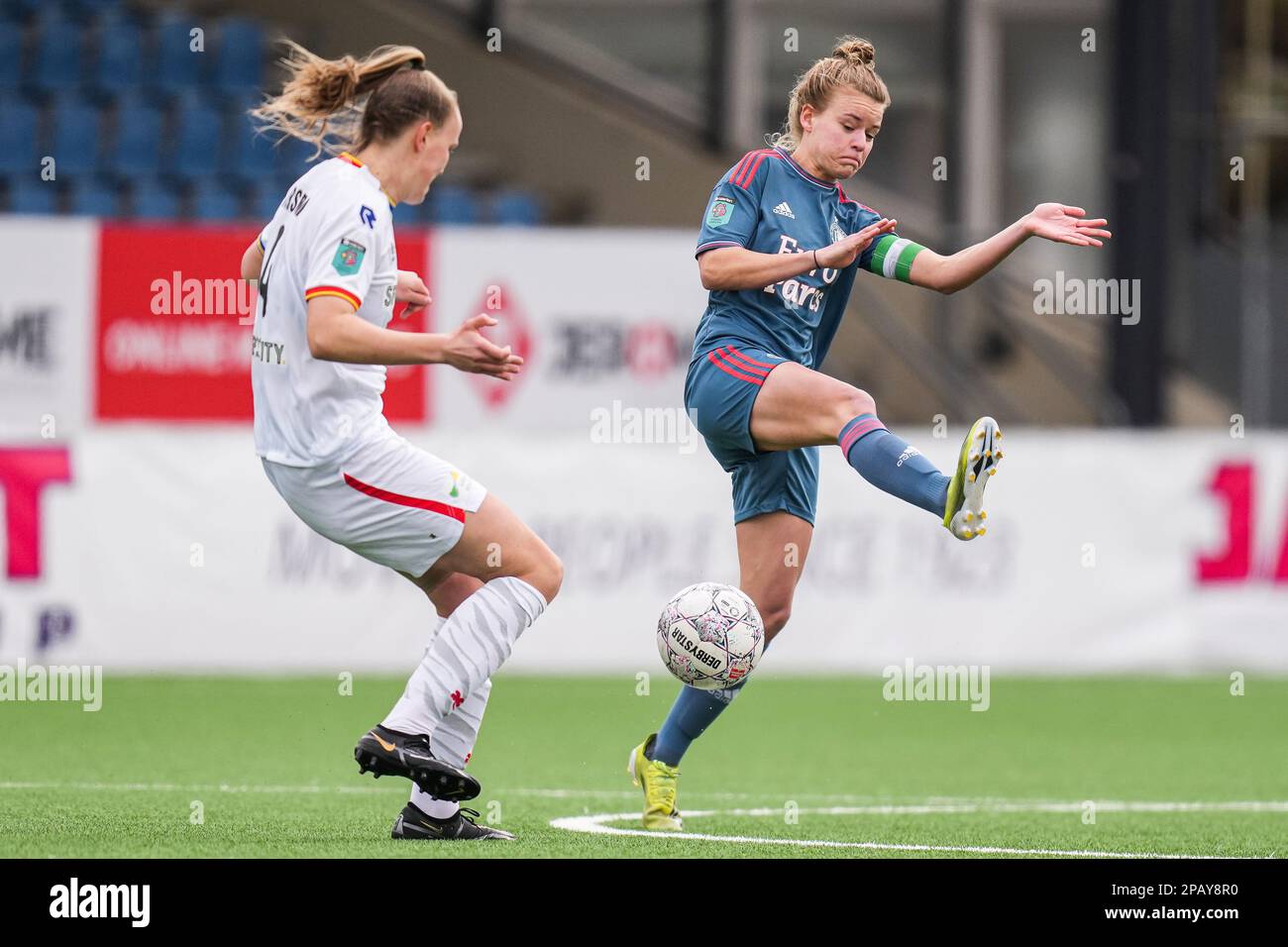 Velsen-Zuid - Anna Ursem of Telstar V1, Esmee de Graaf of Feyenoord V1 ...