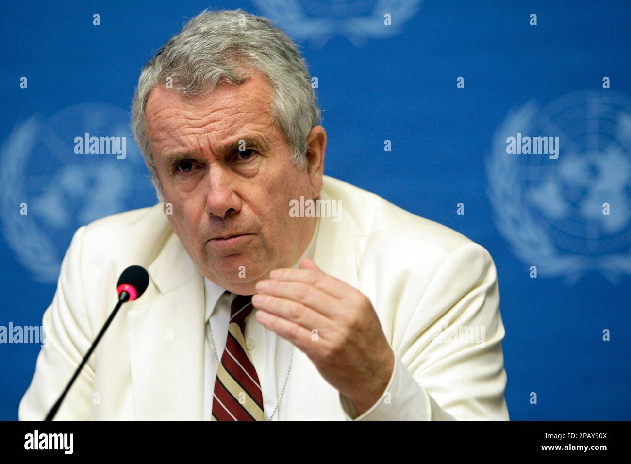 British Martin Bell, UNICEF Ambassador for Humanitarian Emergencies and ...