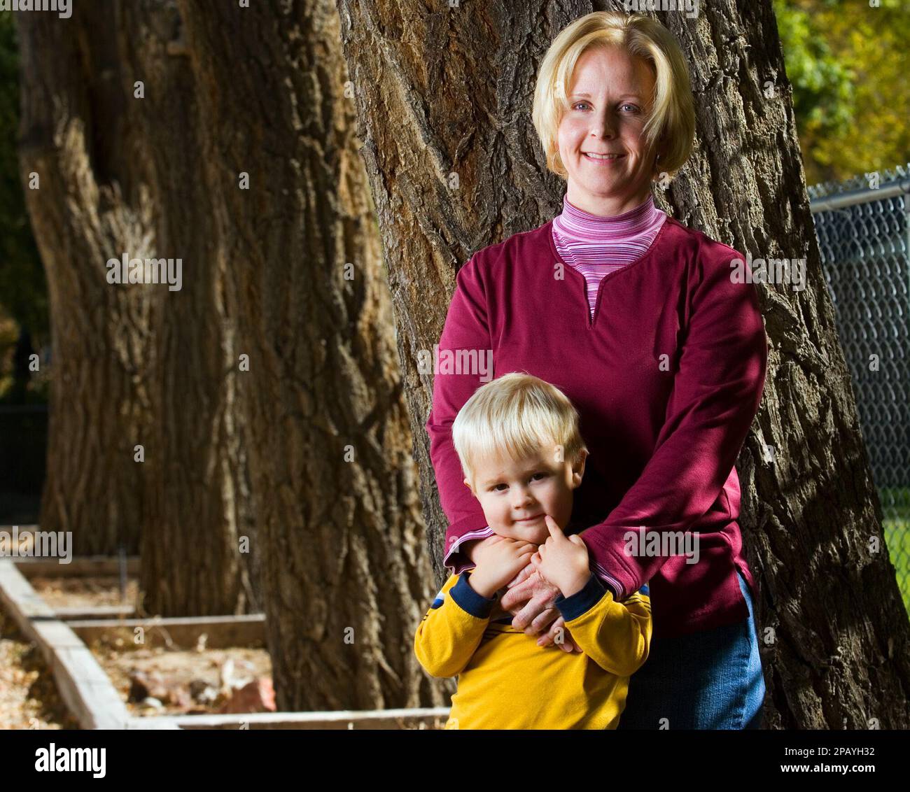 ** ADVANCE FOR WEEKEND EDITIONS, OCT. 27-28 ** Elise Tolman and her 3 ...