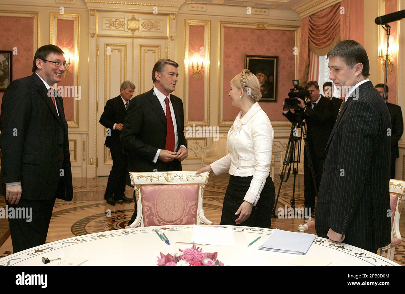 Ukrainian President Viktor Yushchenko, second left, meeting with the ...