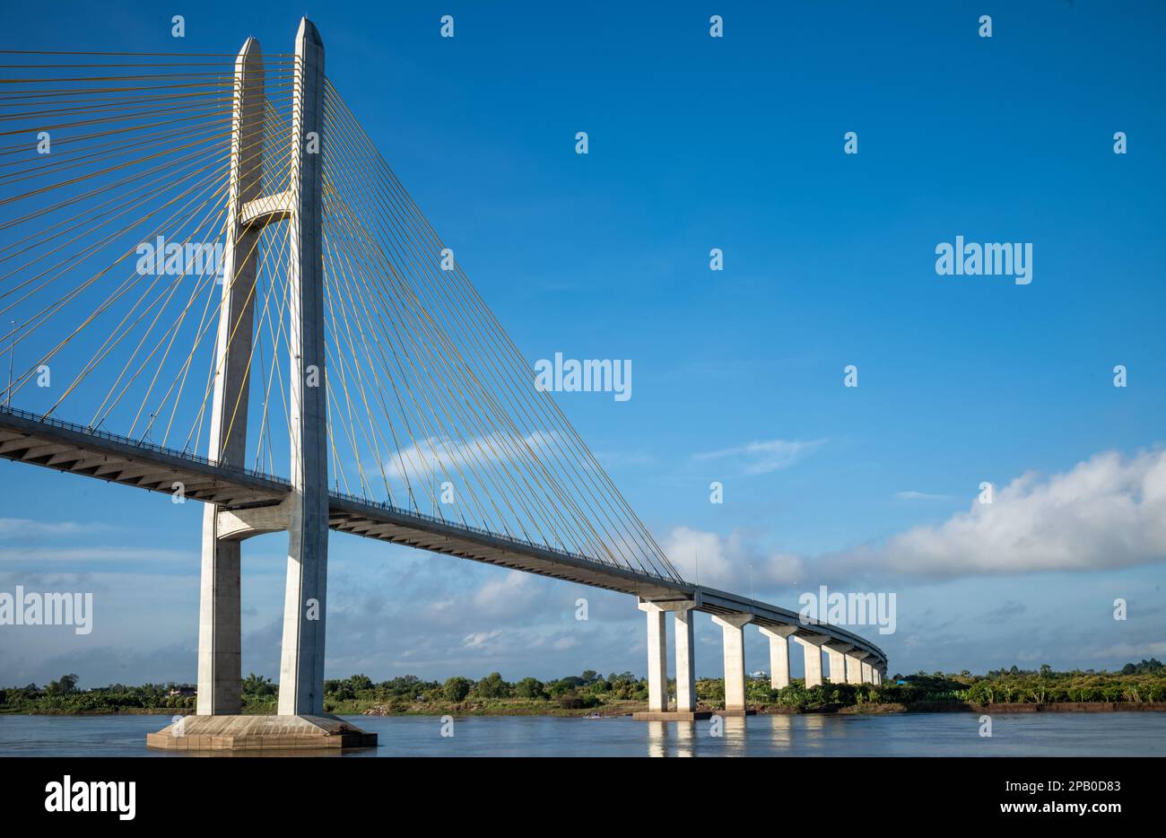 Approaching the Tsubasa Bridge across the Mekong River in Kandal ...