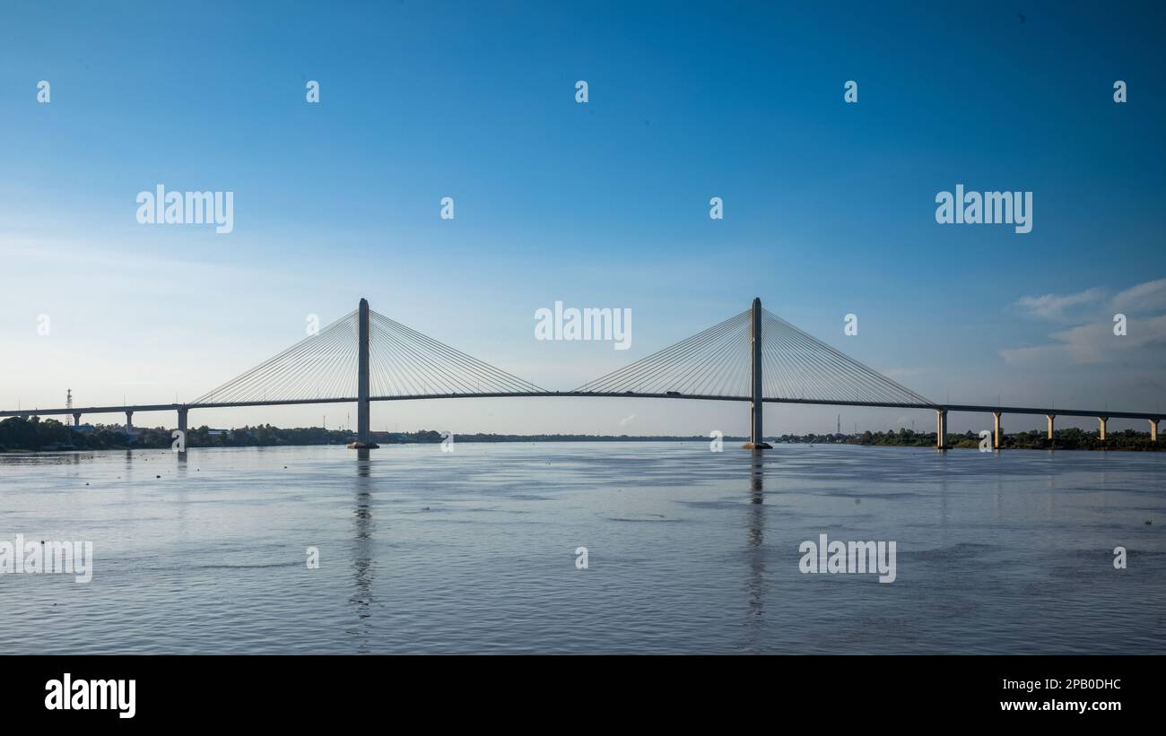Approaching the Tsubasa Bridge across the Mekong River in Kandal ...