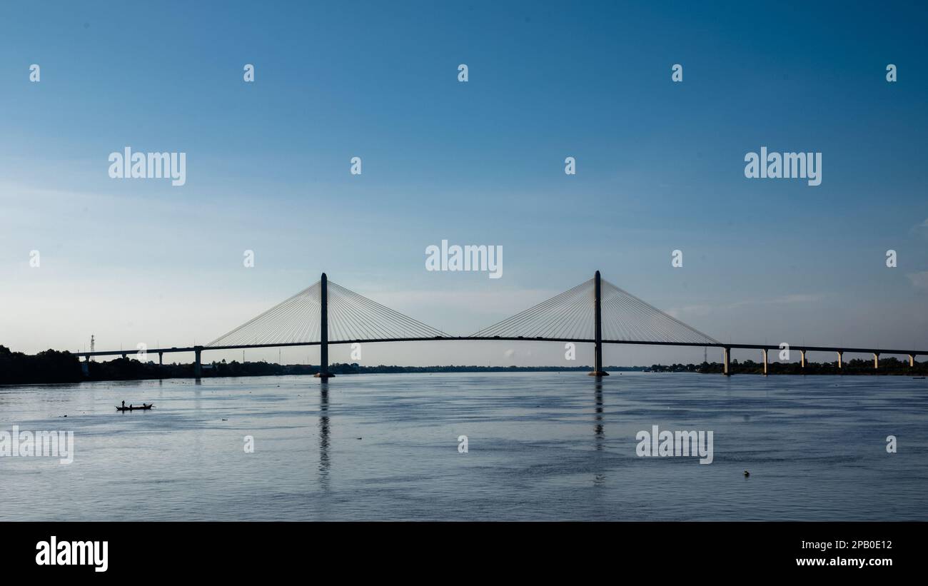 Approaching the Tsubasa Bridge across the Mekong River in Kandal ...