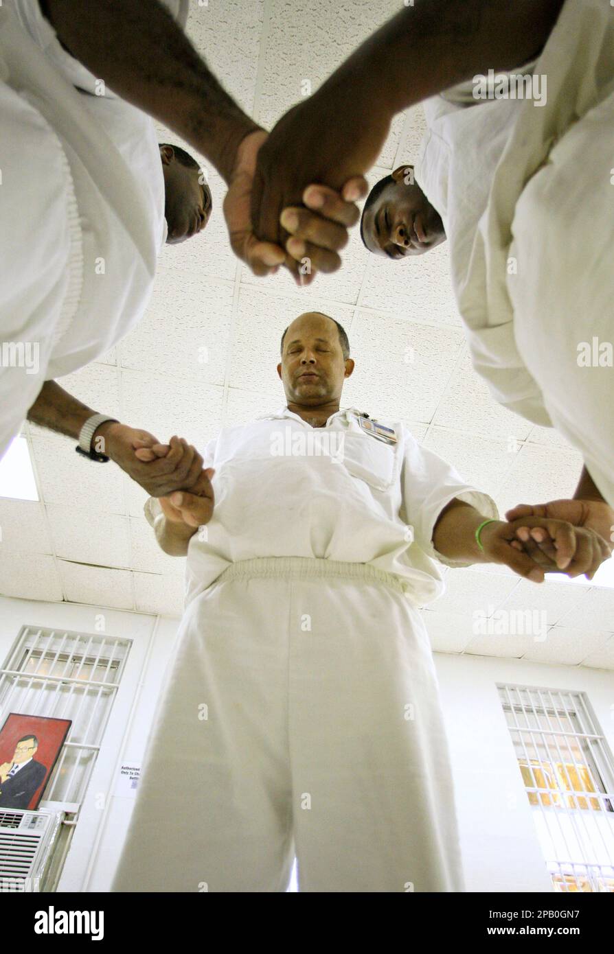 Inmates Steven Gabriel, center, D'Michael Newman, right, and Anthony ...
