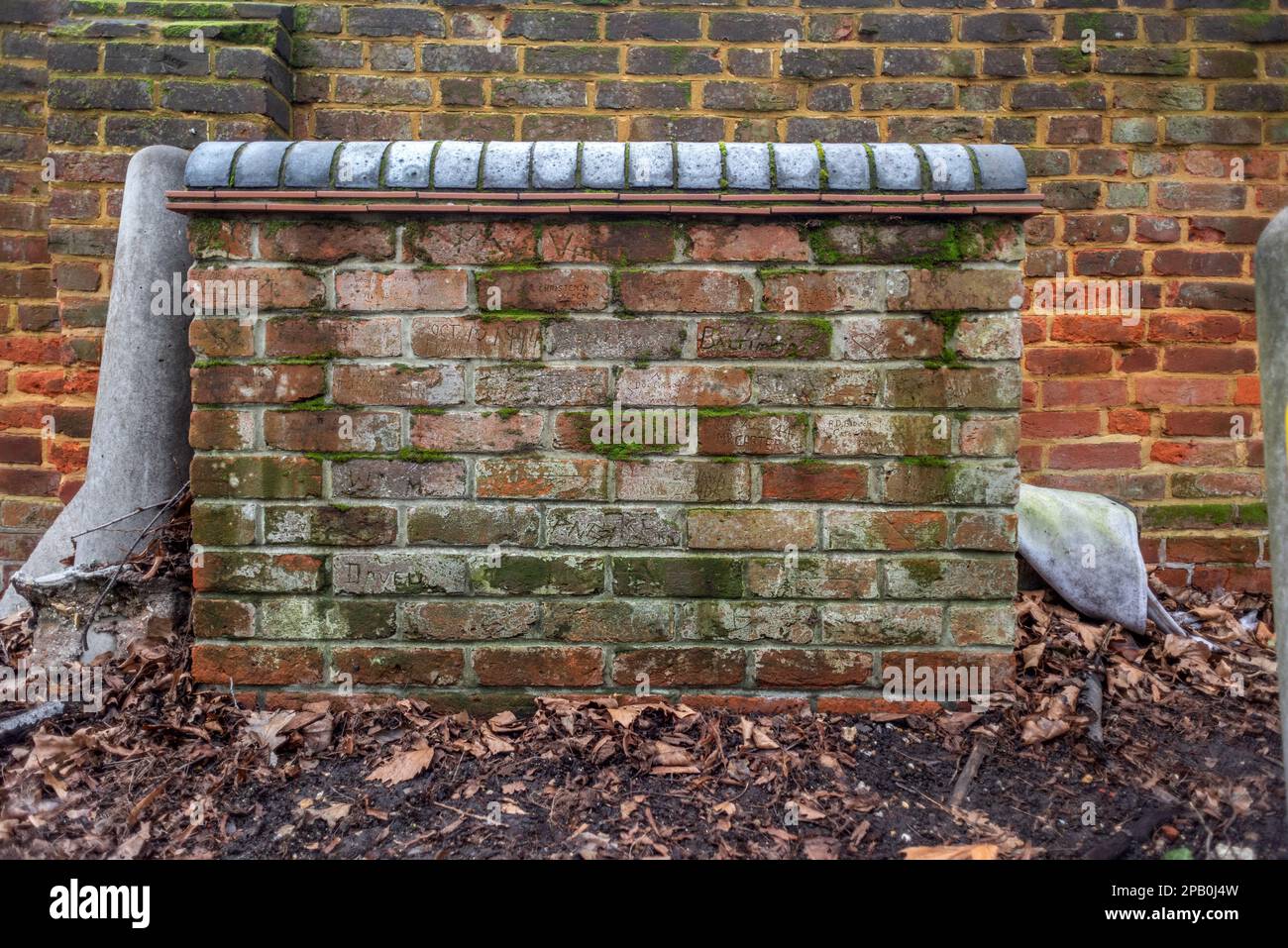 D day wall hi-res stock photography and images - Alamy