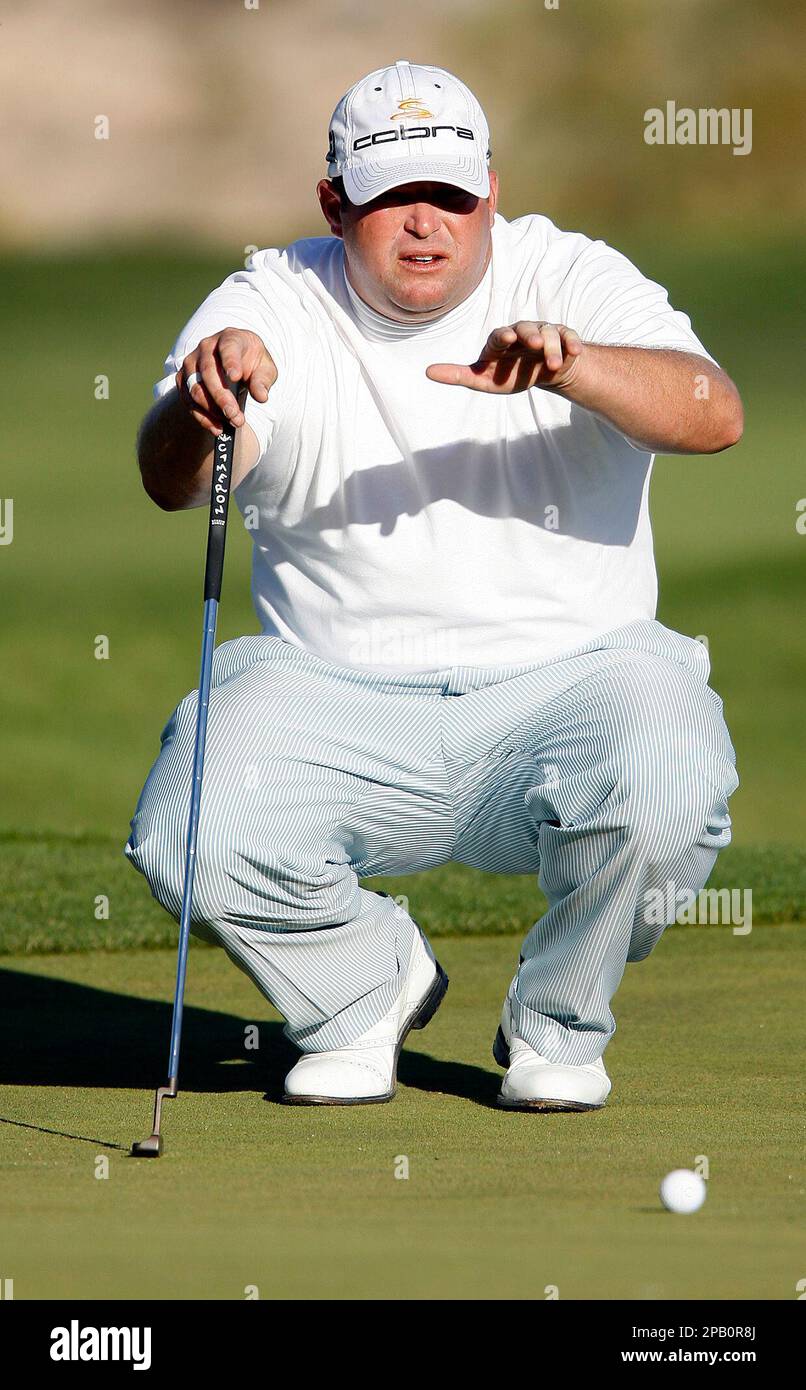 Jason Gore lines up a putt during the first round of the Frys.com Open ...