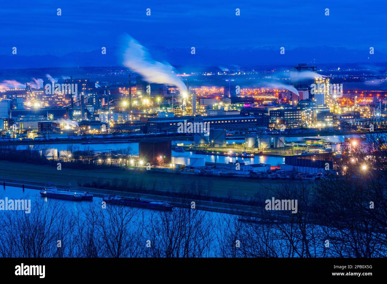 Linz: Voestalpine steelworks, Chemiepark Linz with company Borealis AG ...