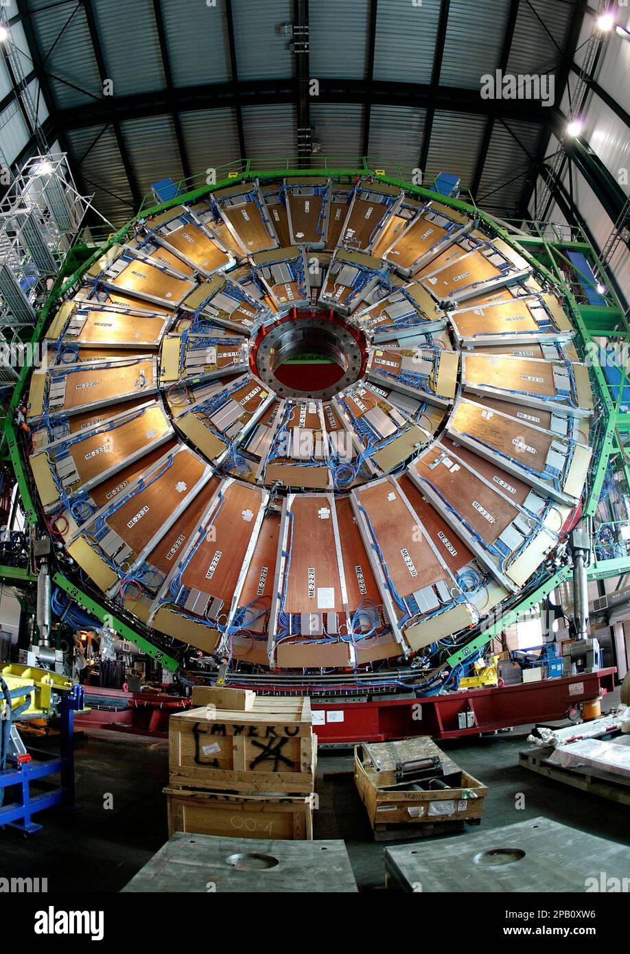 **FILE** Picture shows the magnet core of the world's largest ...