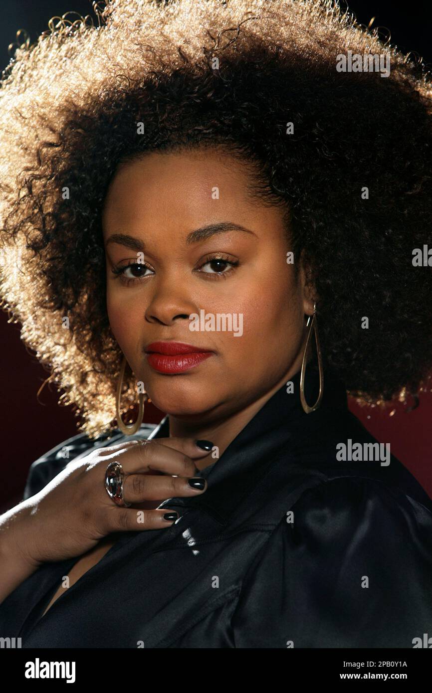 Jill Scott poses for a picture in New York, Tuesday, Oct. 9, 2007. (AP ...