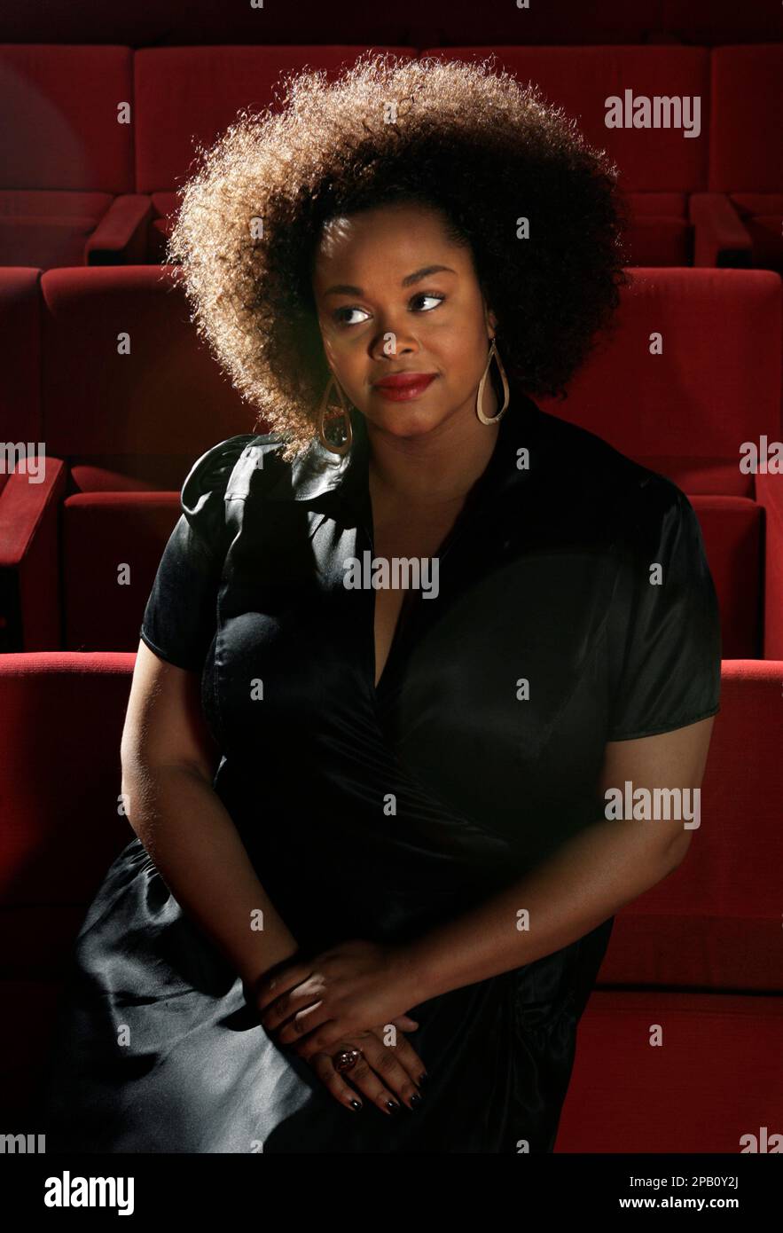 Jill Scott poses for a picture in New York, Tuesday, Oct. 9, 2007. (AP ...