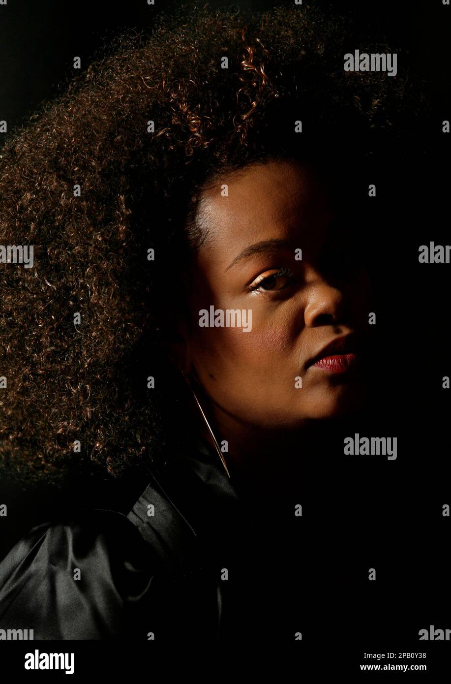 Jill Scott poses for a picture in New York, Tuesday, Oct. 9, 2007. (AP ...
