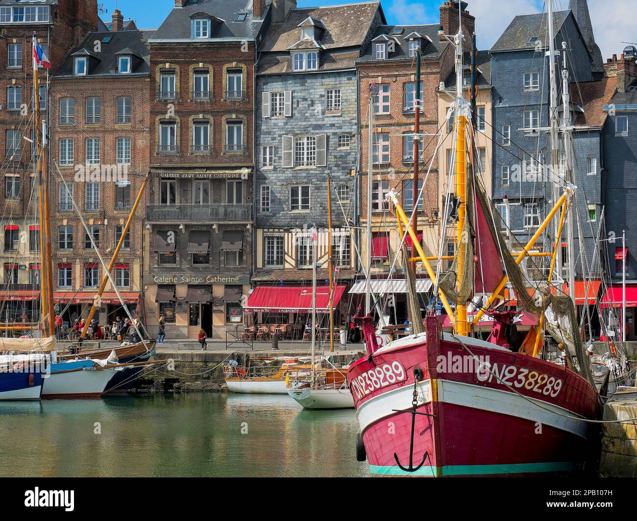 View across Vieux Bassin towards Quay Saint Catherine, Honfleur ...