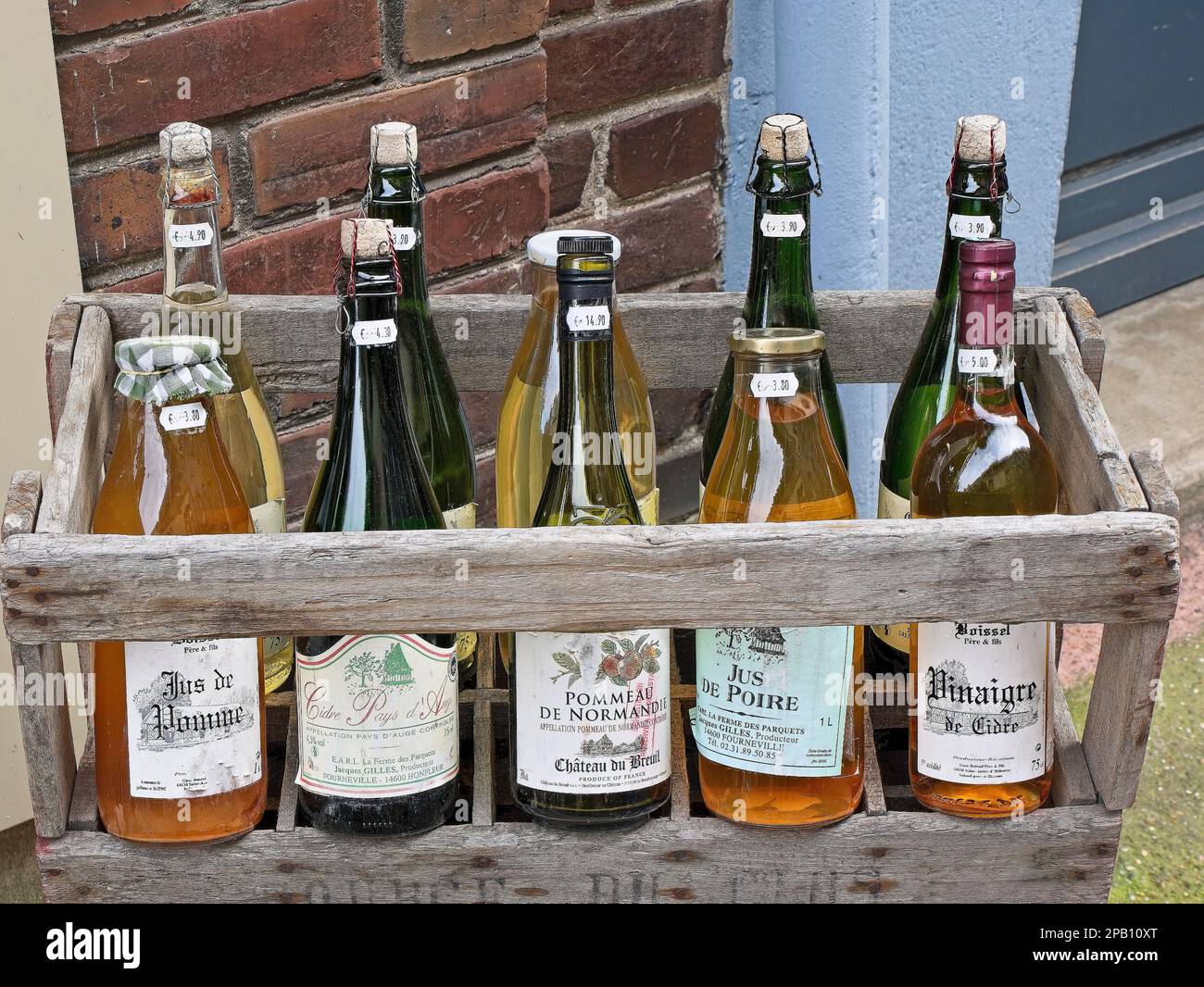 Traditional normandie cidre hi-res stock photography and images - Alamy