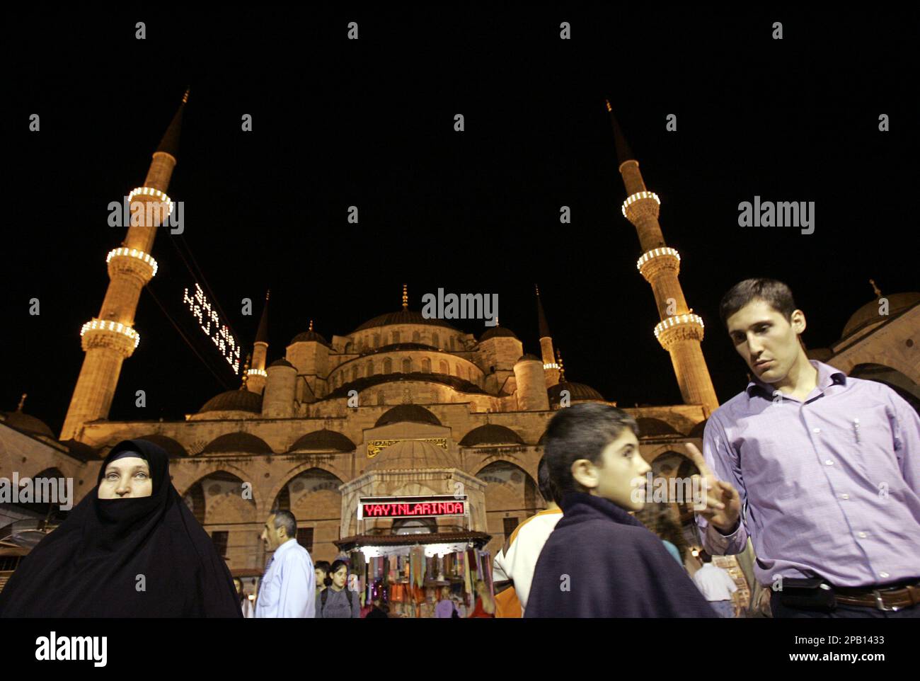 Worshippers visit the Ottoman era Sultanahmet mosque, known as Blue ...