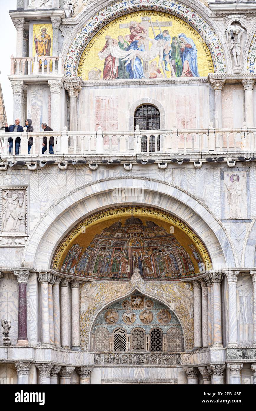 Venice, Italy - 15 Nov, 2022: Exterior of the Doge's Palace and Piazza ...