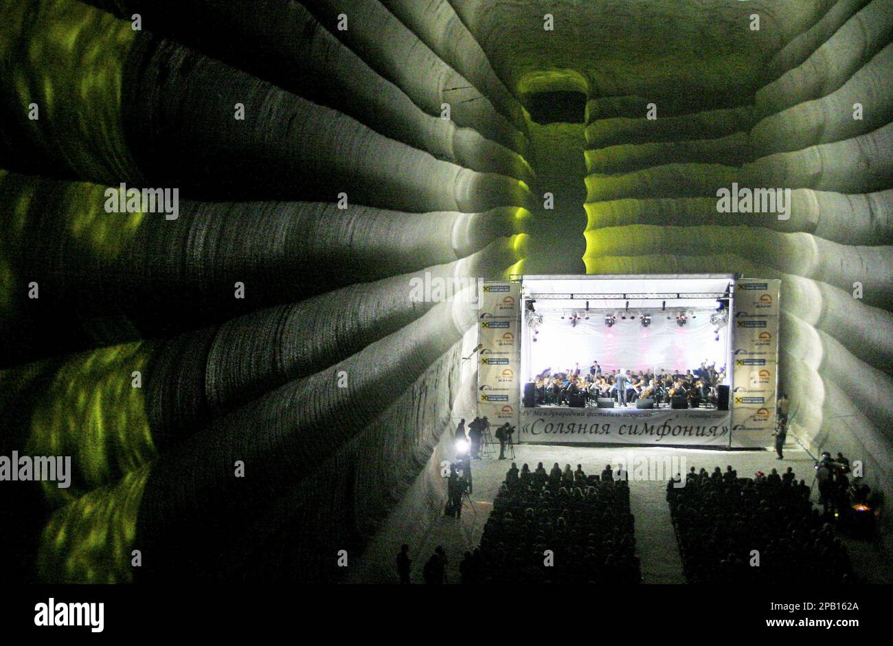 Donetsk Philharmonic Symphony Orchestra performs "Salt Symphony ...