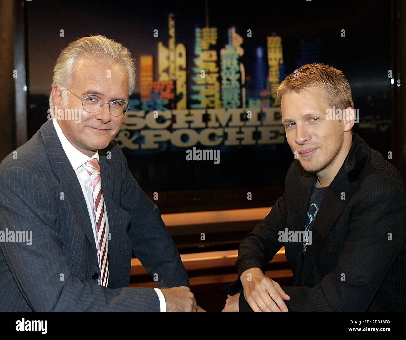** ARCHIV ** Das neue Late-Night-Talker Team Oliver Pocher, rechts, und ...
