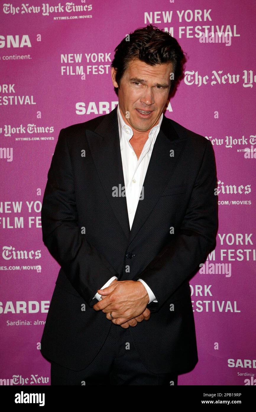 Actor Josh Brolin arrives for the screening of their movie "No Country ...