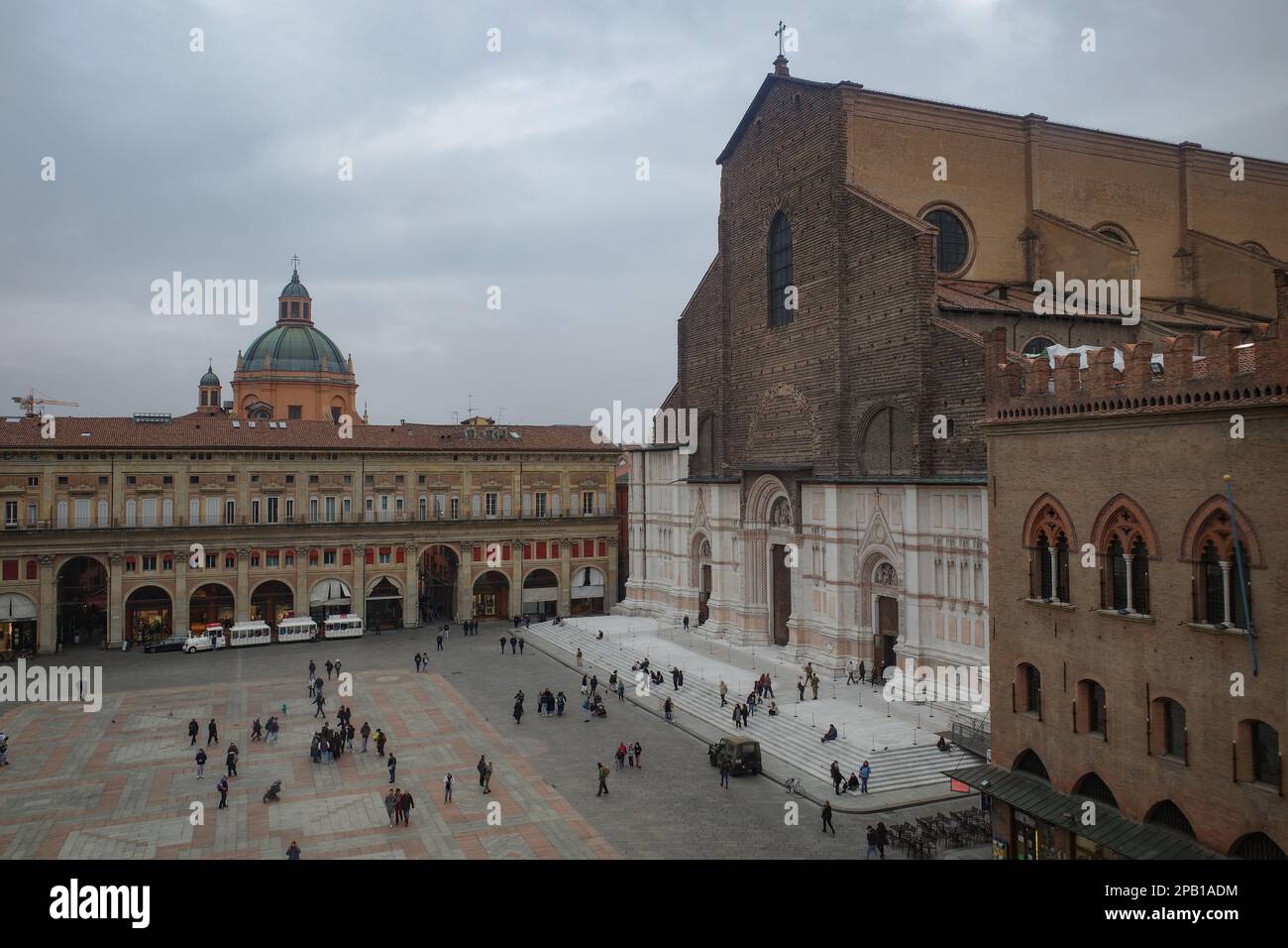 Bologna, Italy - 16 Nov 2022: Basilica di san Petronio in Piazza ...