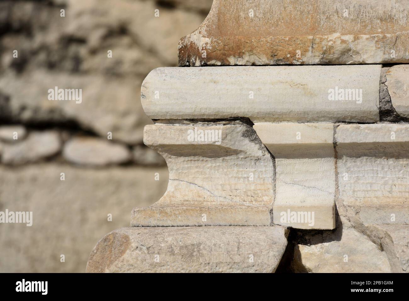 Stereobate hi-res stock photography and images - Alamy