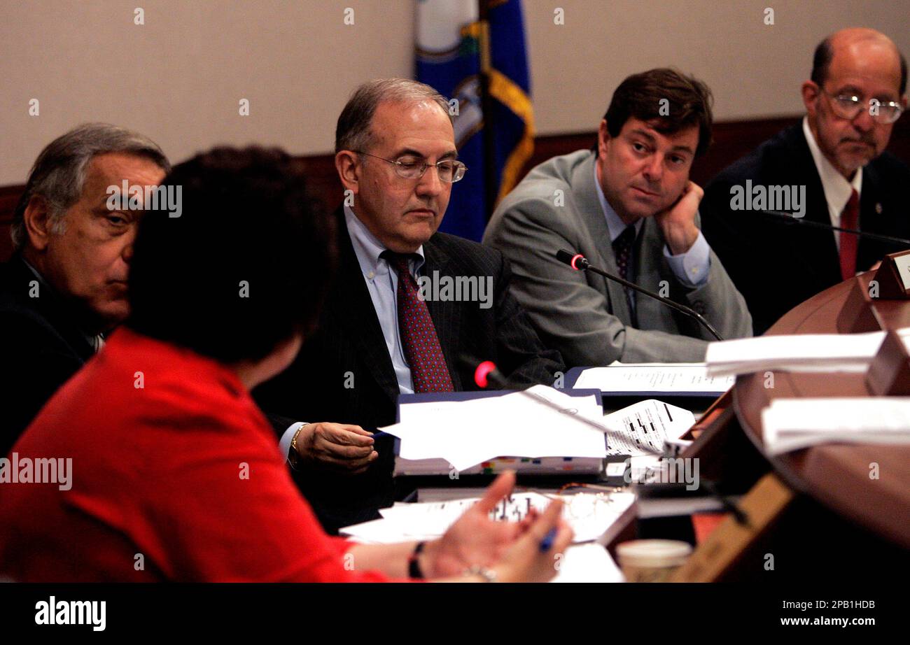 A panel of state senators investigating former Senate Minority Leader ...