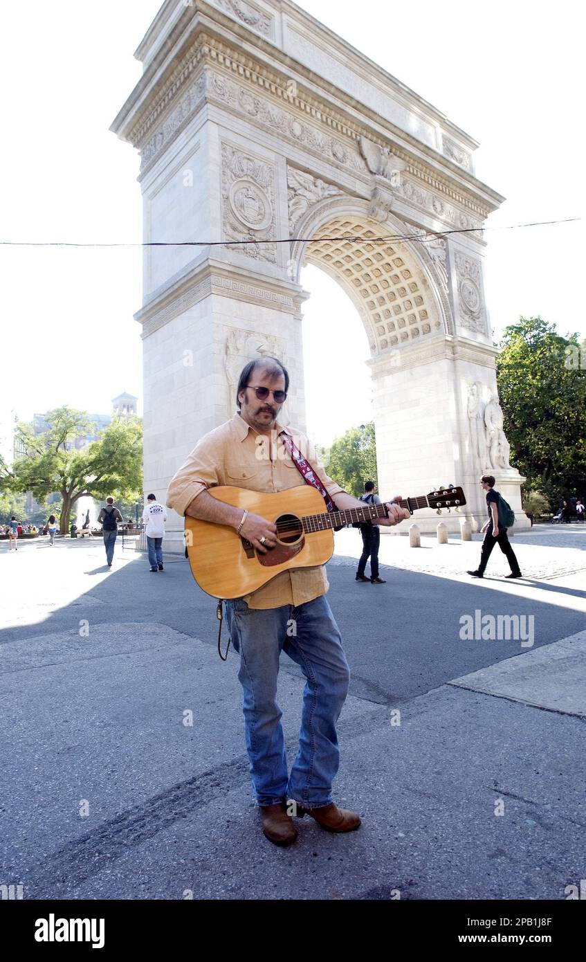 Singer Steve Earle is photographed in New York, Sept. 19, 2007. (AP ...