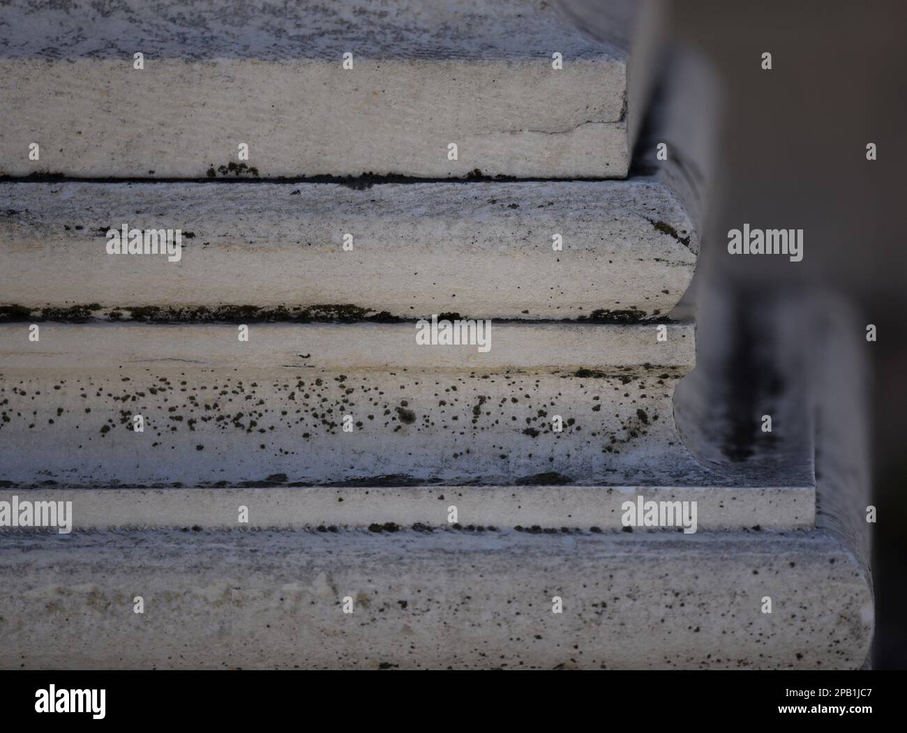 Stereobate hi-res stock photography and images - Alamy