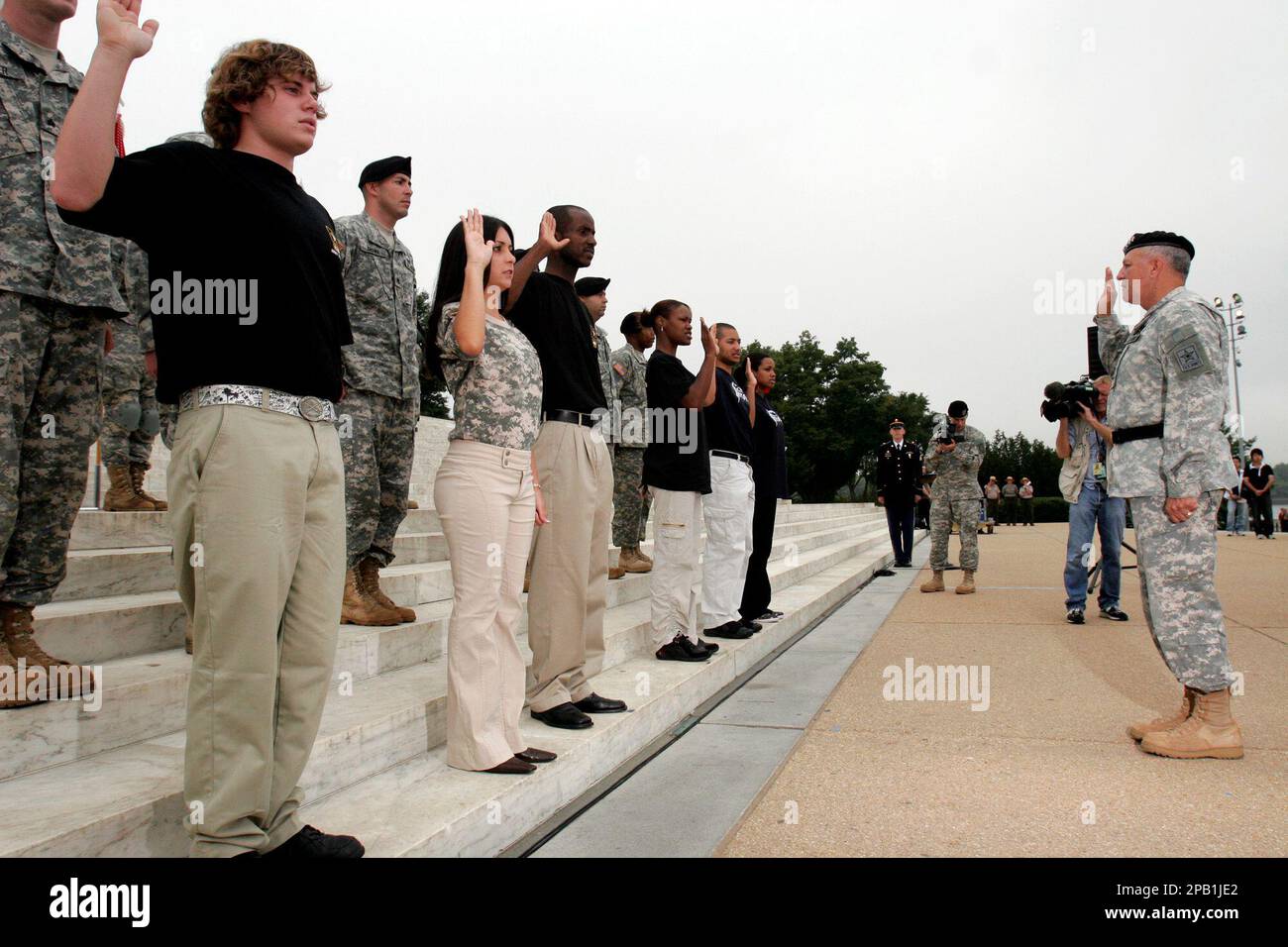Army Vice Chief of Staff Gen. Richard Cody, right, swears in newly ...