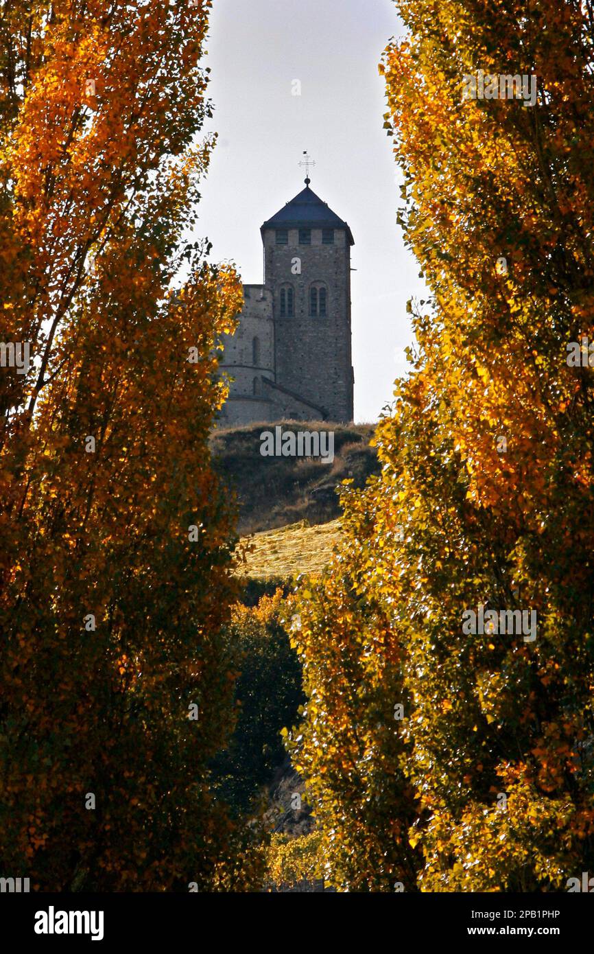 ** ARCHIV ** Schloss "Valere" am 22. Oktober 2006 bei Bramois, Schweiz ...