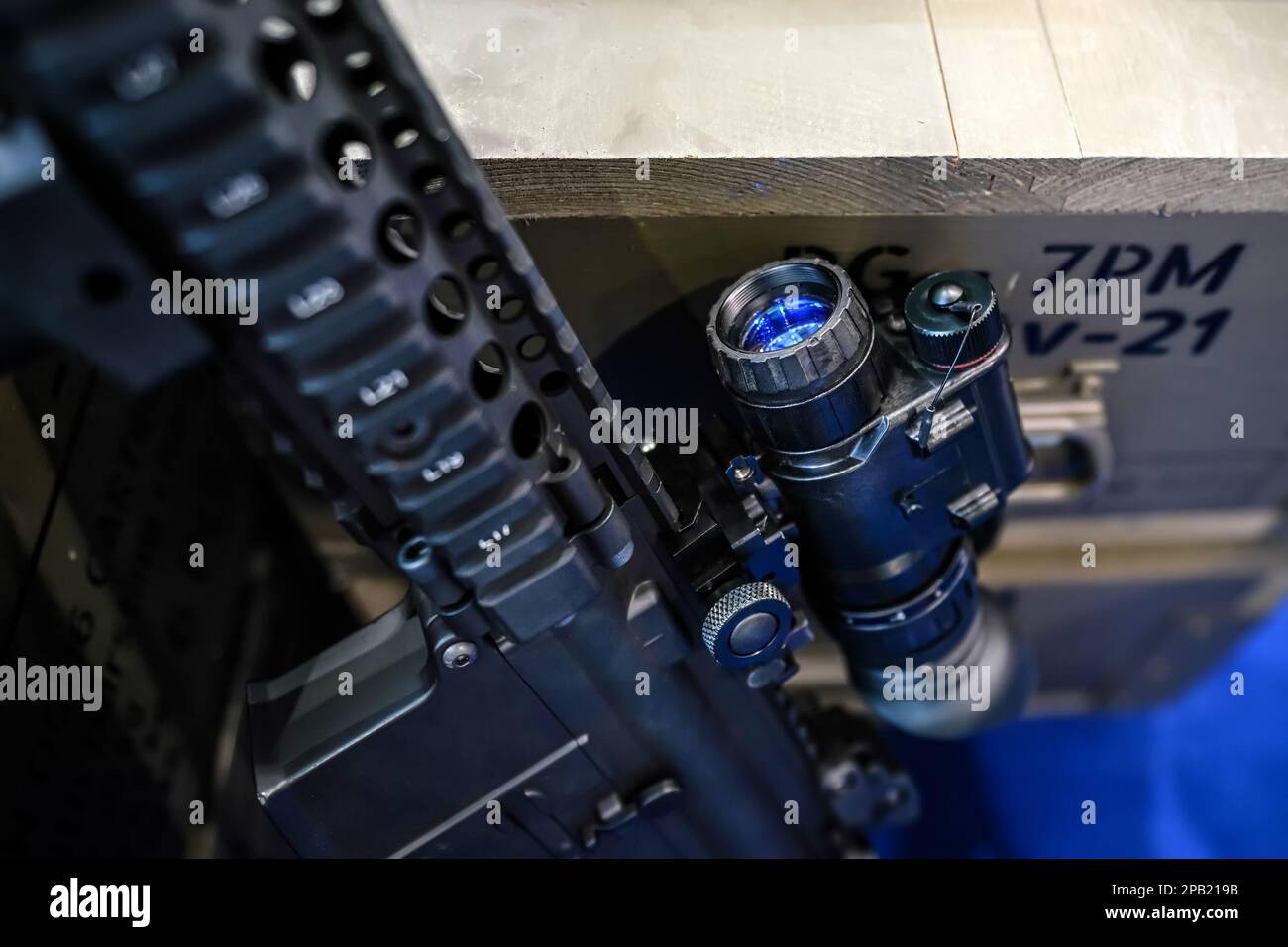 Rifle scope mount hi-res stock photography and images - Alamy
