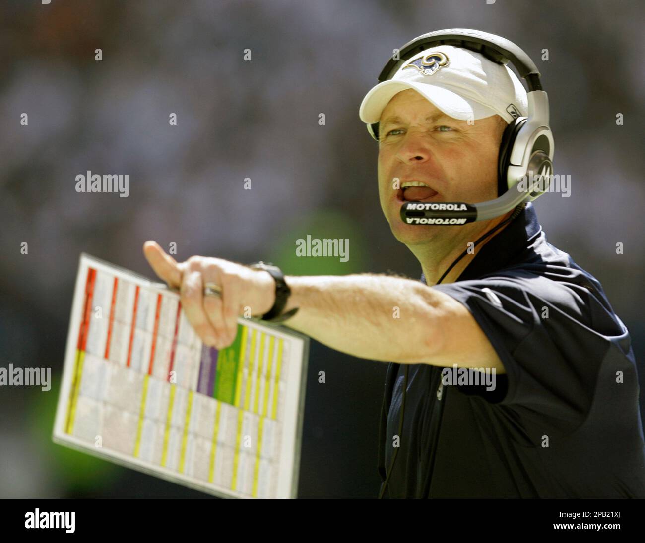 St. Louis Rams coach Scott Linehan reacts in the third quarter against ...
