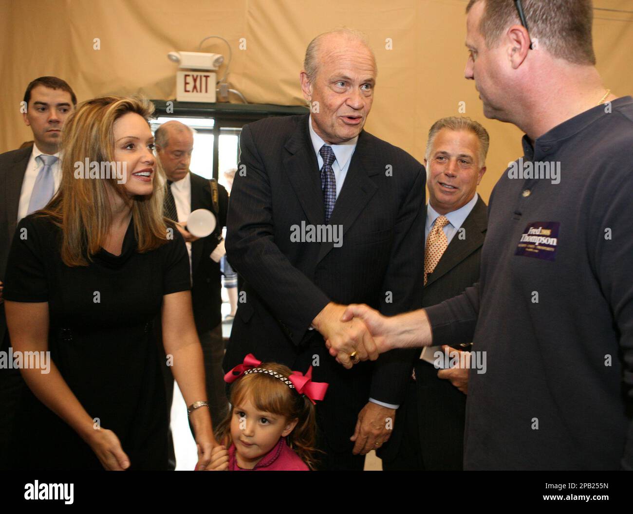 Presidential hopeful former Sen. Fred Thompson, R-Tenn., center, with ...