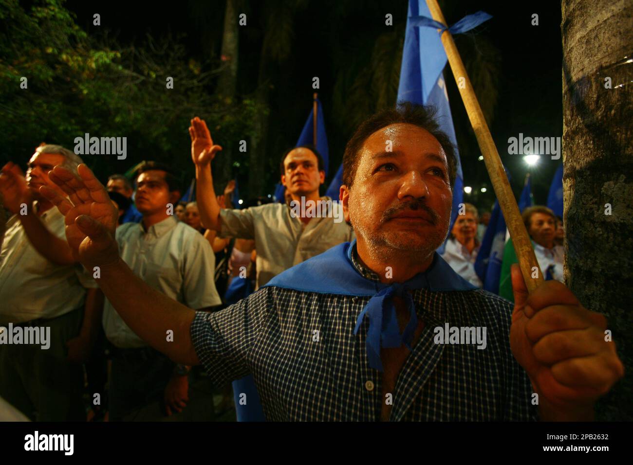 Members of a right wing party called FSB, or Falange Socialista ...