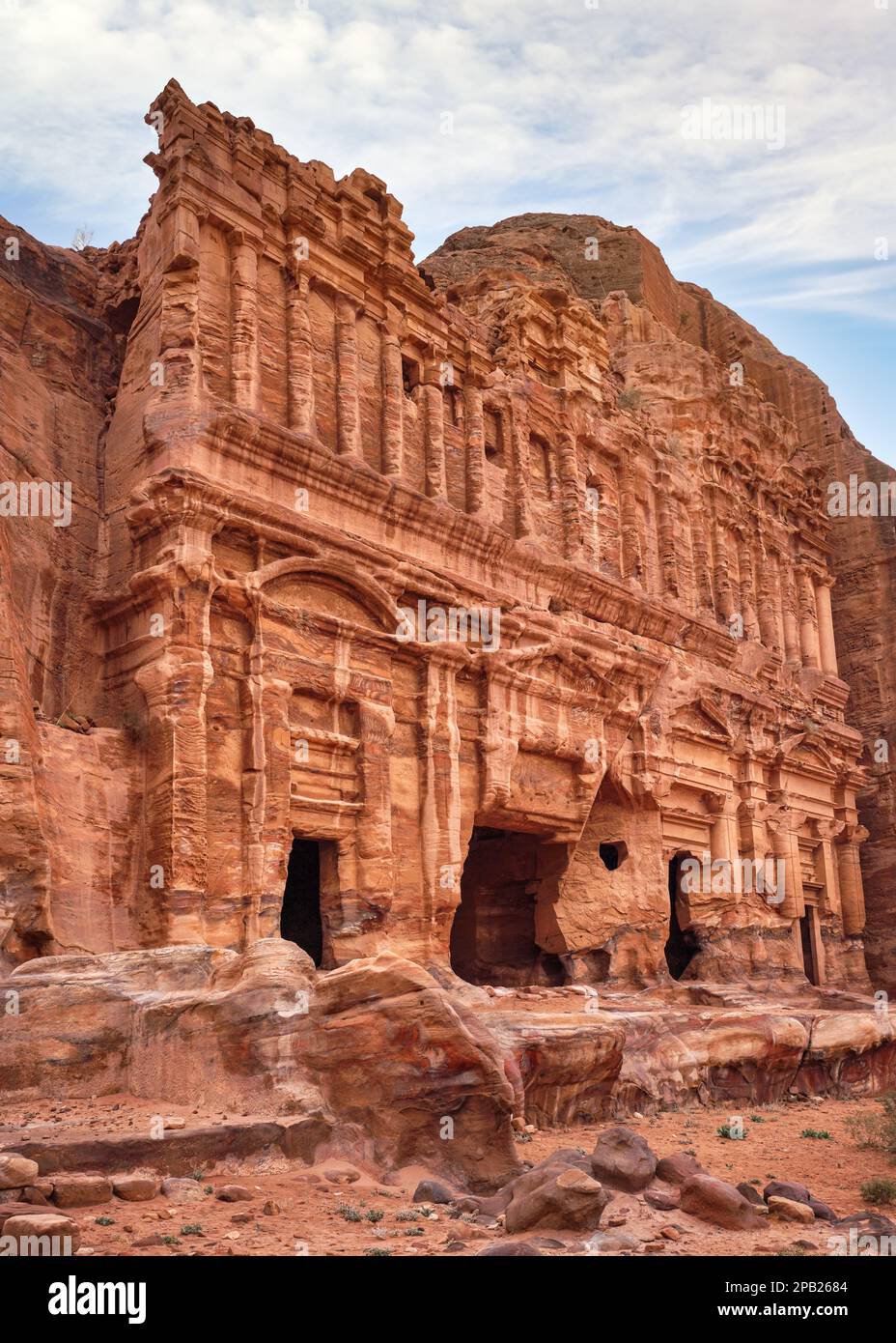 Palace Tomb building ruins in Petra archaeological park, Jordan Stock ...