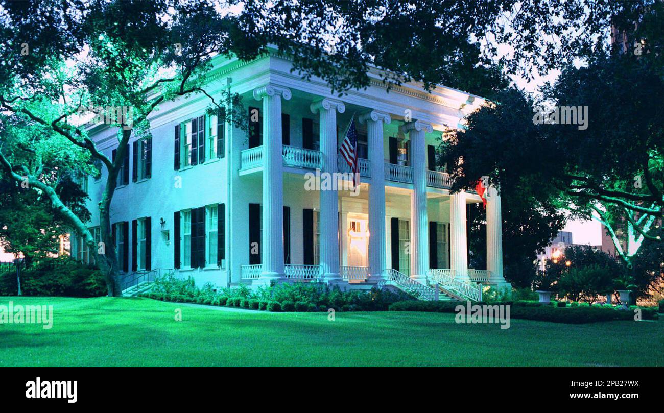 FILE *** The Governor's Mansion is shown Aug. 30, 2000, in Austin ...