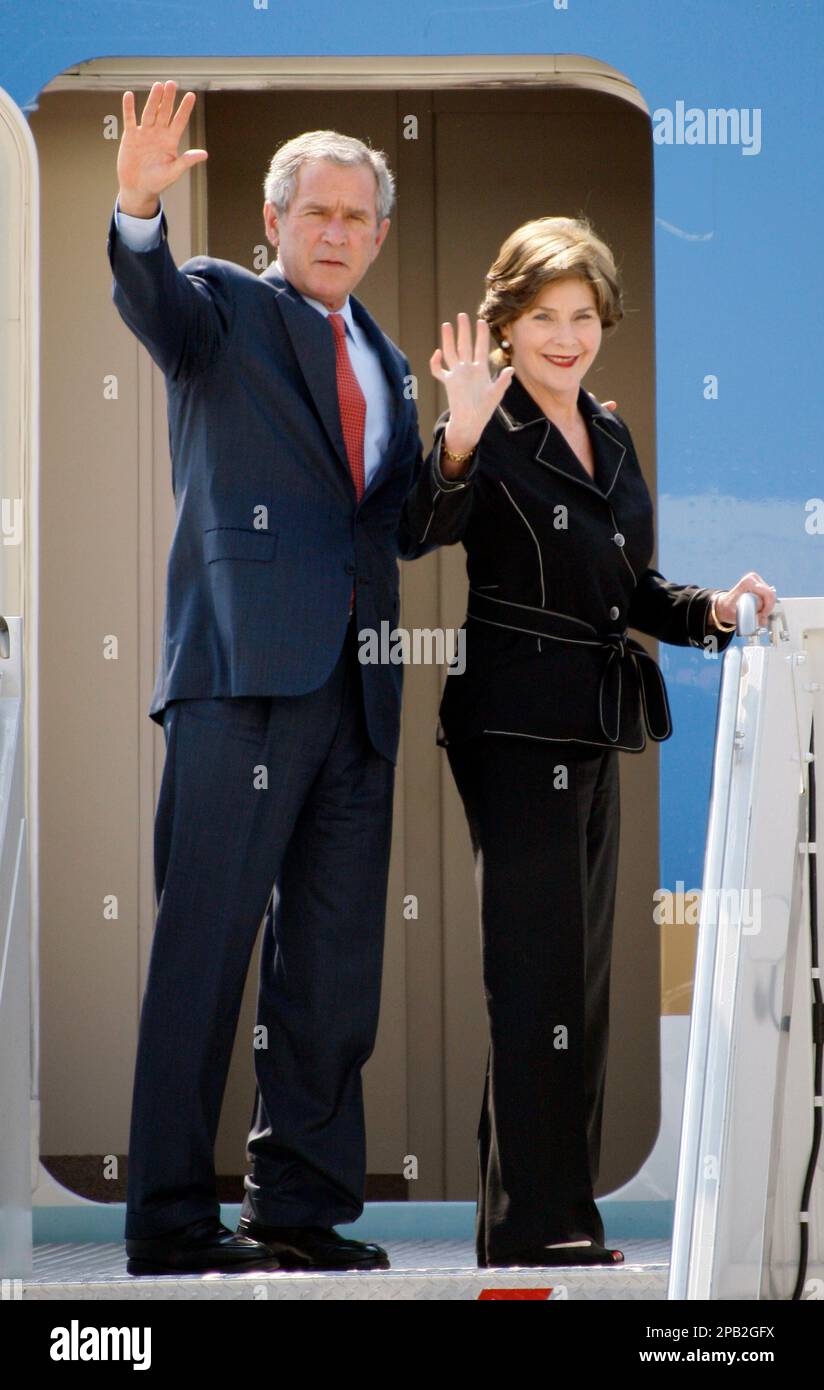 President Bush and First Lady Laura Bush depart JFK International ...