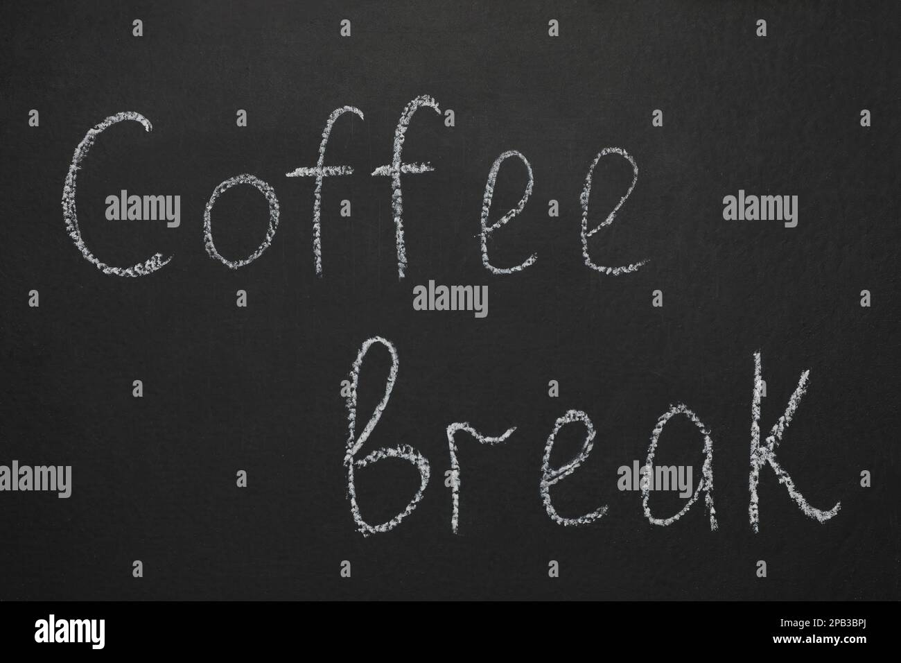Phrase Coffee Break written with chalk on blackboard Stock Photo - Alamy