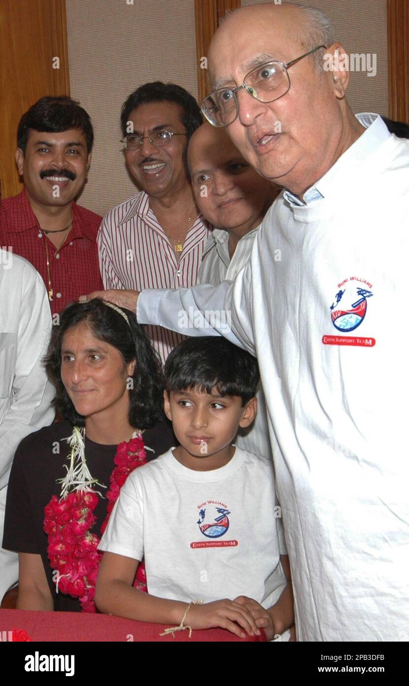 Deepak Pandya, right, father of American Astronaut Sunita Williams ...