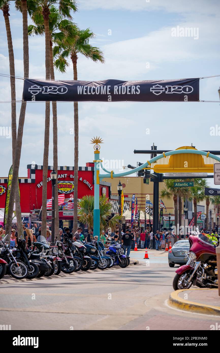 Vintage bagger hi-res stock photography and images - Alamy