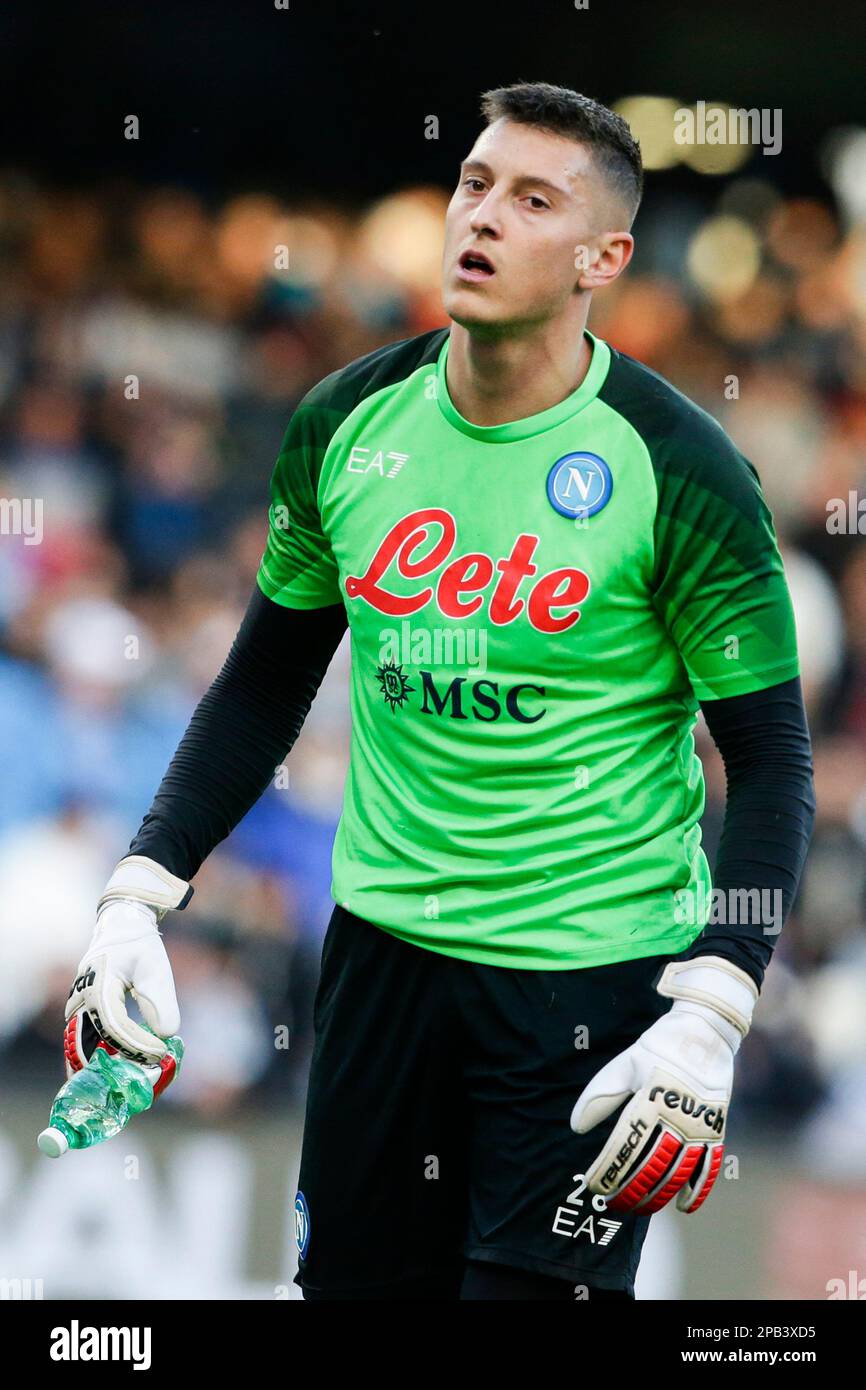 SSC Napoli's Italian goalkeeper Pierluigi Gollini looks before the ...