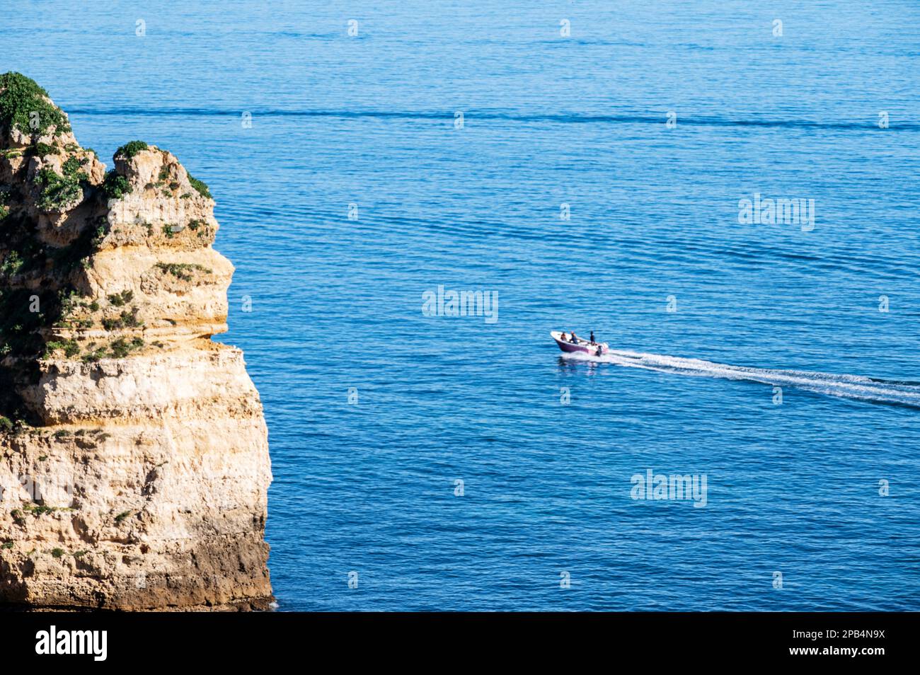 Speedboat journeys hi-res stock photography and images - Alamy